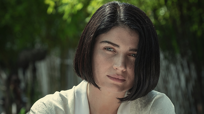 Eve Hewson La Hija De Bono Que Protagoniza Detrás De Sus Ojos Serie